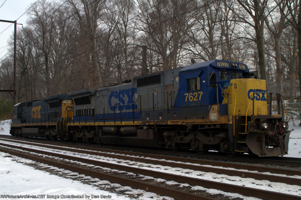 CSX C40-8 7627 is the trailing unit on Q418-01